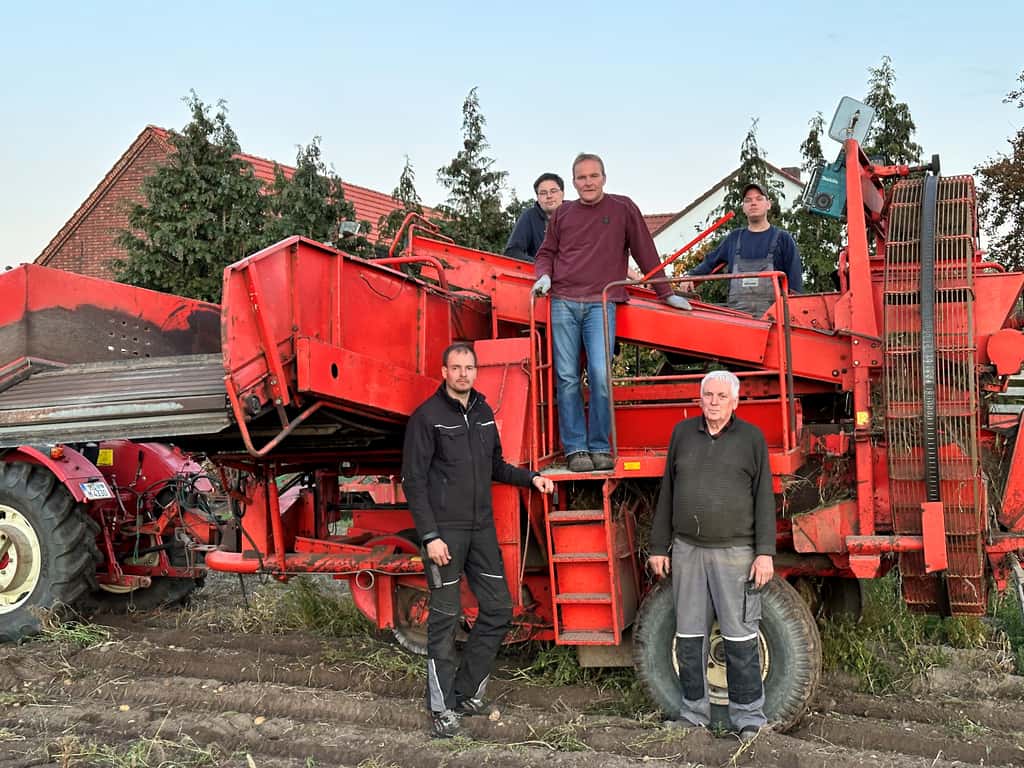 Landwirte bauen Kartoffeln für die Tafel an | top agrar online