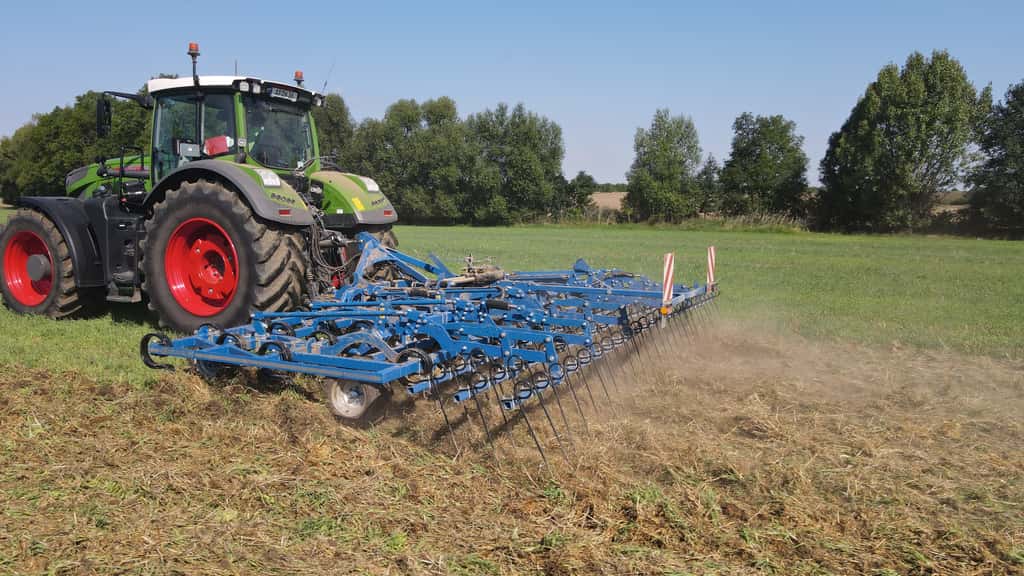 Agritechnica News: Neuer Feingrubber Bio-Allrounder 700 perfektioniert die flache Bodenbearbeitung