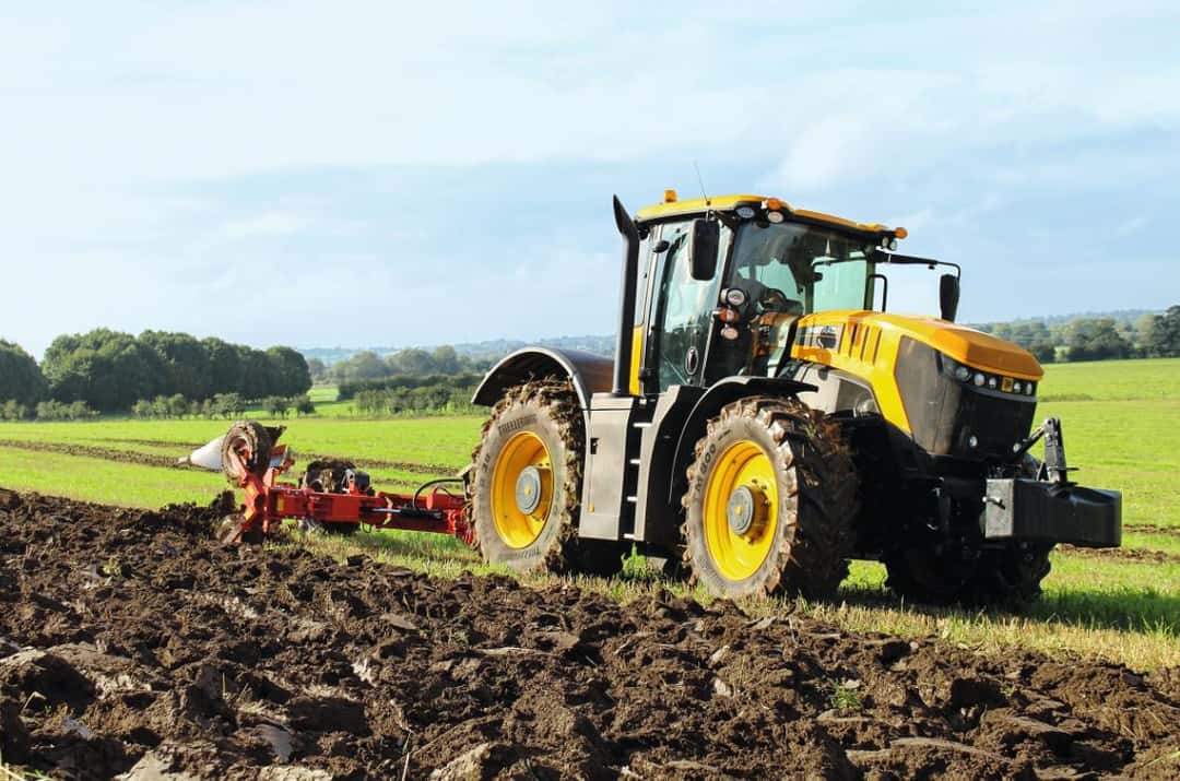 Zurück zum Trac: Fahrbericht JCB Fastrac 8000