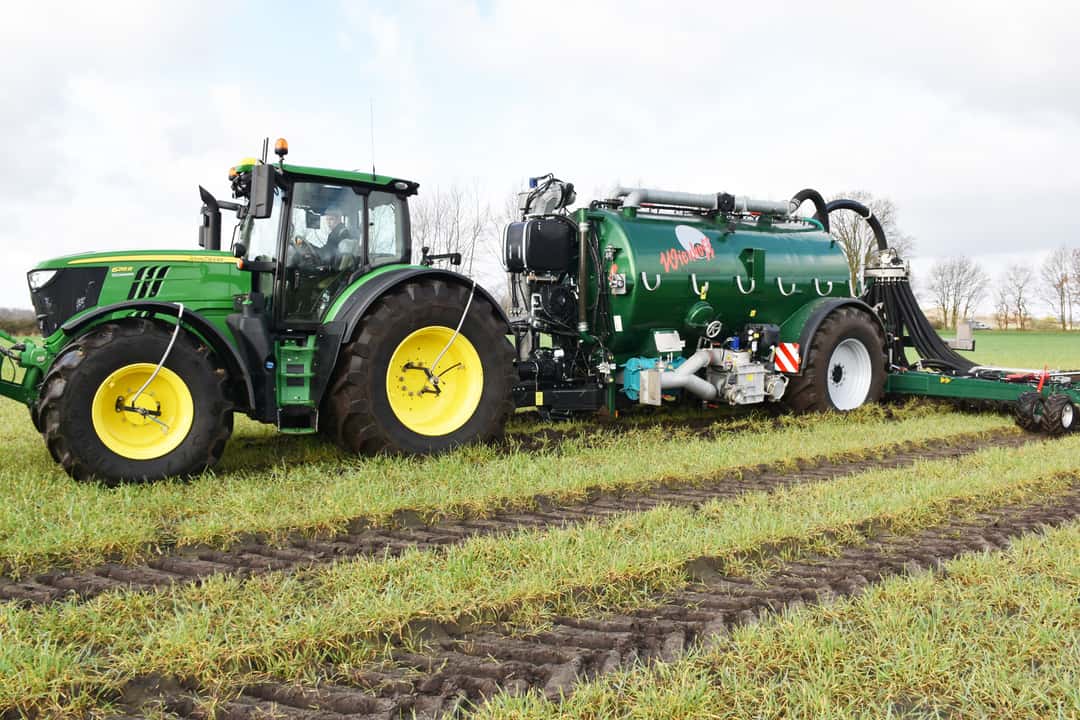 Starten Sie mit Gülle- oder Mineraldüngung? Und wie reagieren Sie auf die Nässe? | top agrar online