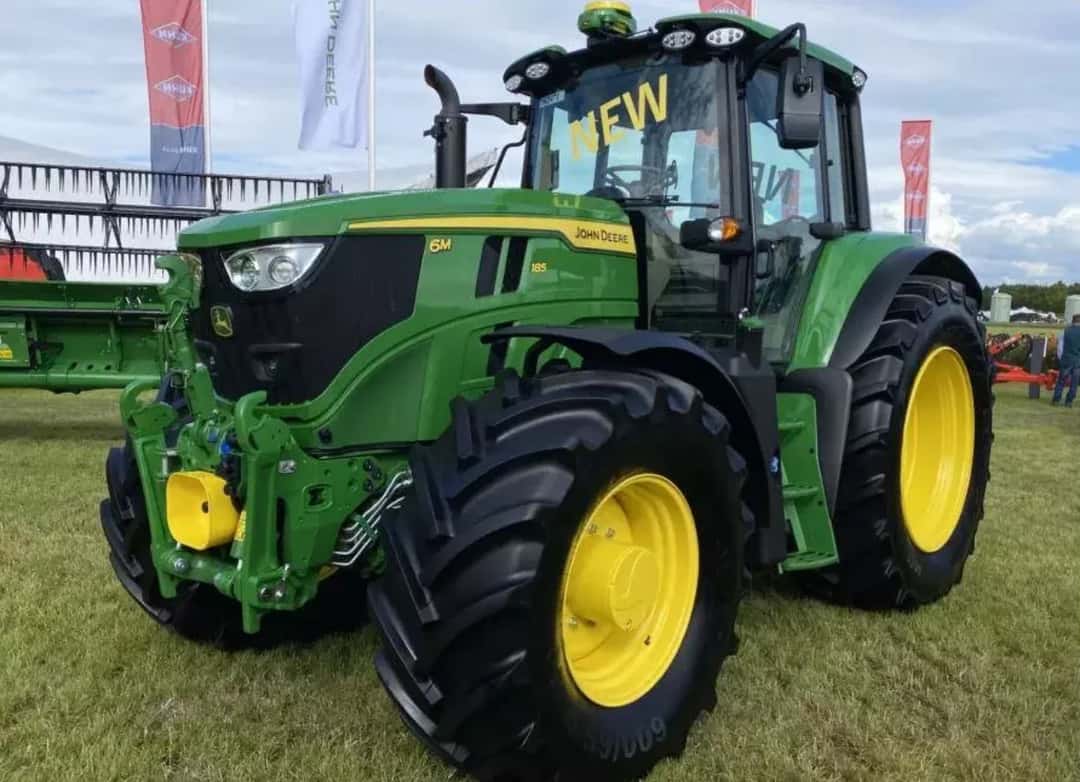 Premiere: Neuer John Deere Traktor erstmals gesichtet