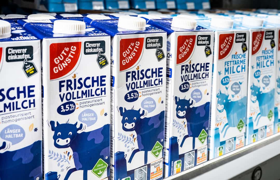 Edeka verkauft erstmals über 1 Milliarde Liter Milch aus Haltungsform 3 ...