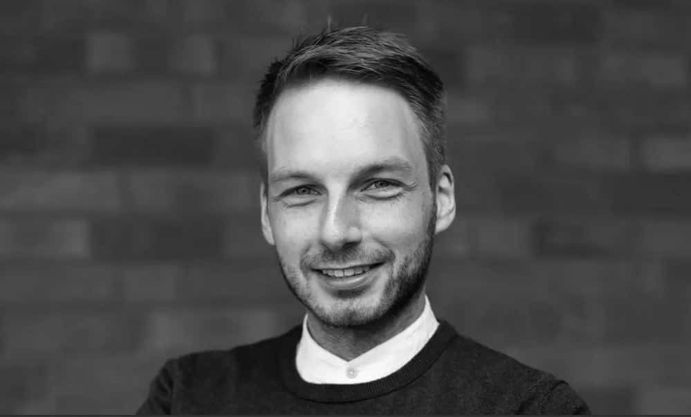 Journalist Dirk Fisser: "Zu Schwert und Pflug kommt Alu-Hut" | top ...