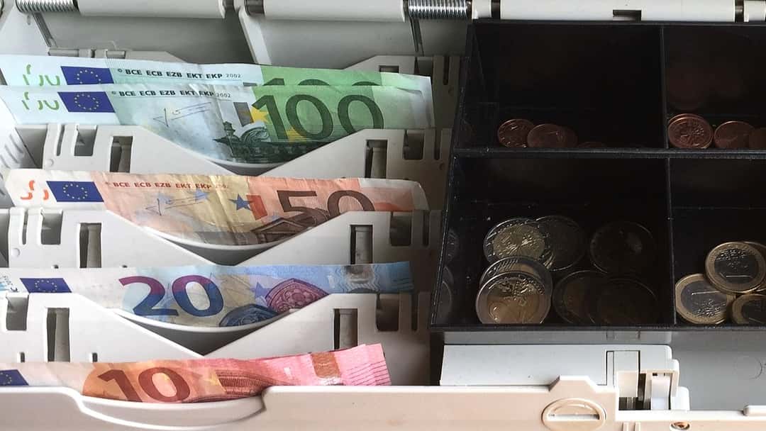 Pro und Kontra Bezahlen mit Bargeld | top agrar online