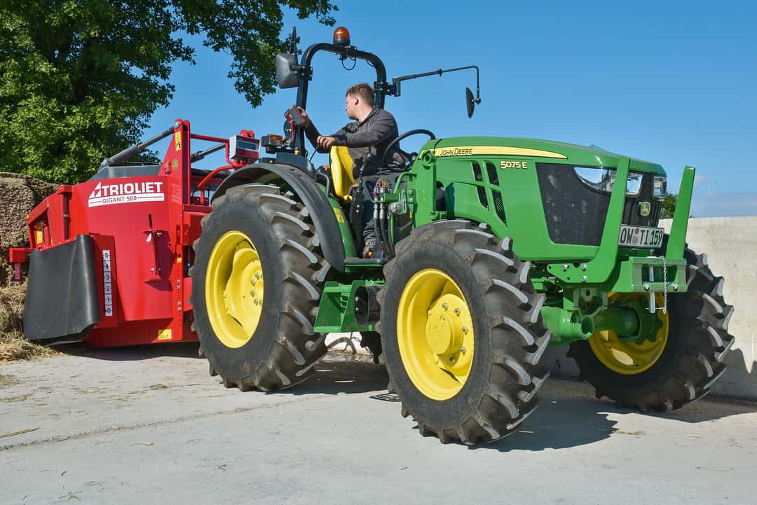 Cabrio für den Hof: John Deere 5075E | top agrar online