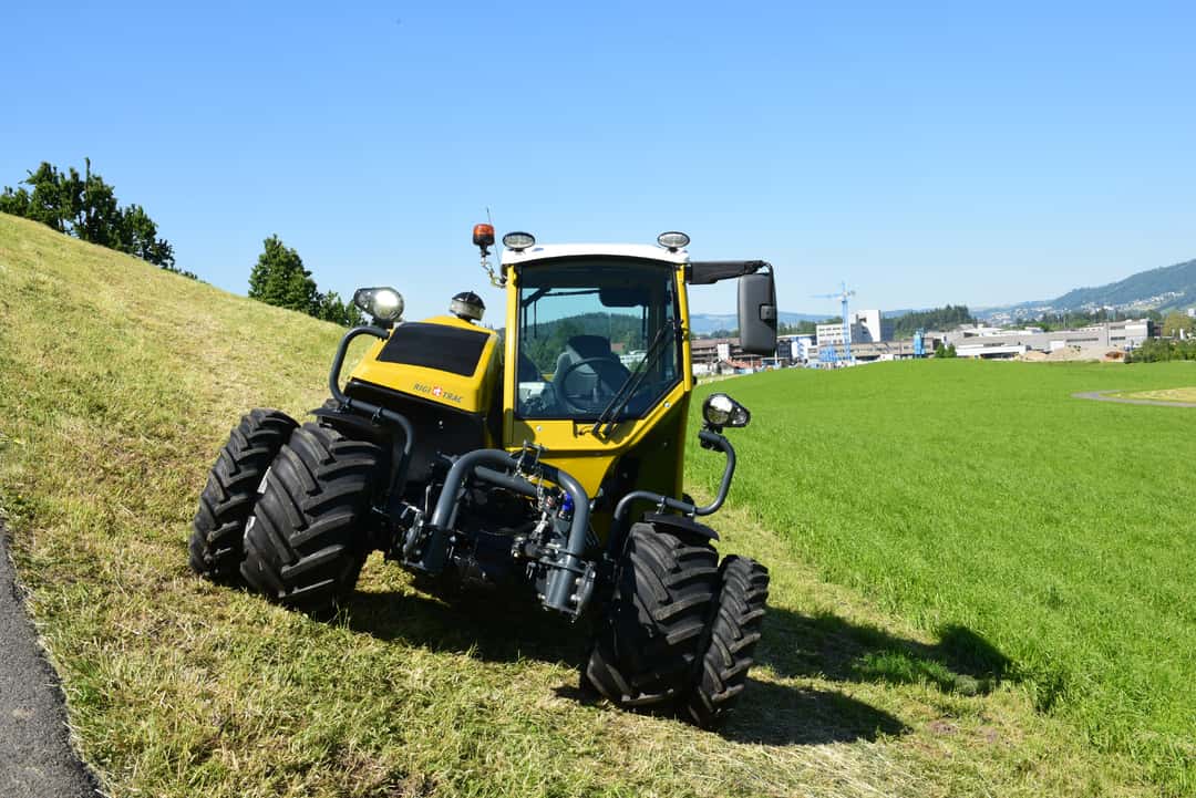 Rigitrac stellt mit dem SKH 60 einen neuen Mähtraktor vor | top agrar ...