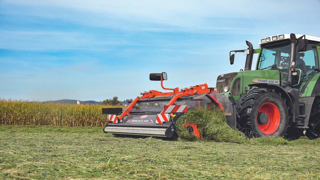 Kuhn MergeMaxx 440 F: Bandschwader für den Frontanbau im Test mit ...