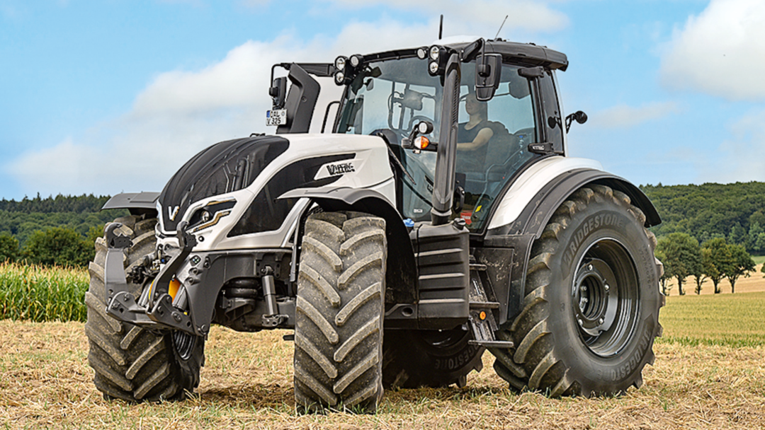 Traktorvergleich: Valtra T 235 Direct im top agrar-Traktortest