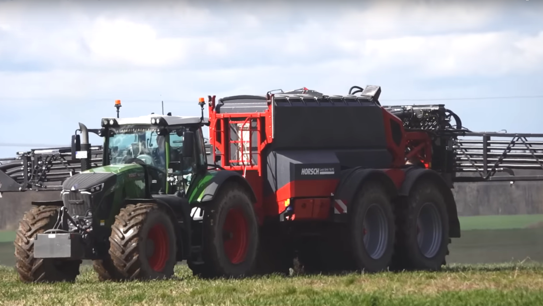 Video von Prototyp im Testeinsatz: Pneumatischer Düngerstreuer Horsch ...
