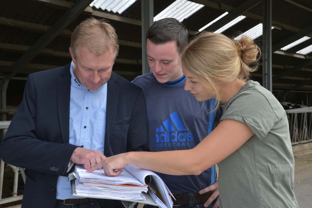 Welche Rechte und Pflichten haben Prüfer auf einem landwirtschaftlichen ...