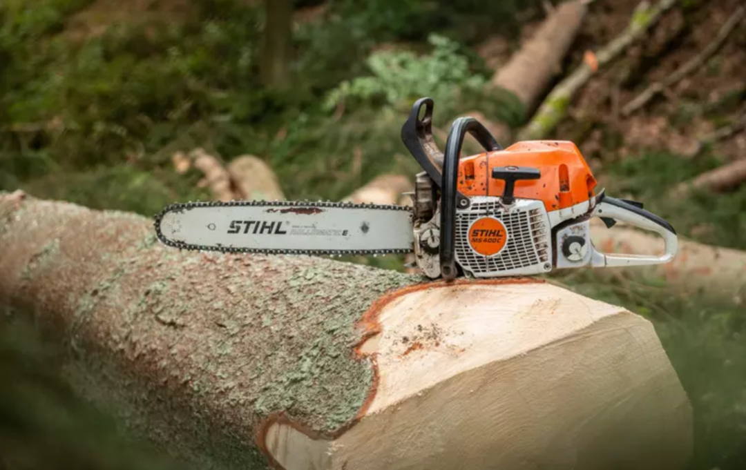 Stihl MS 400 C-M: Universalsäge für Landwirte und Forstbetriebe im Test