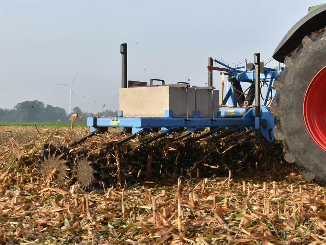 Agritechnica-Neuheit im Test: Heilers Messerwalze mit 1.440 Messern von ...