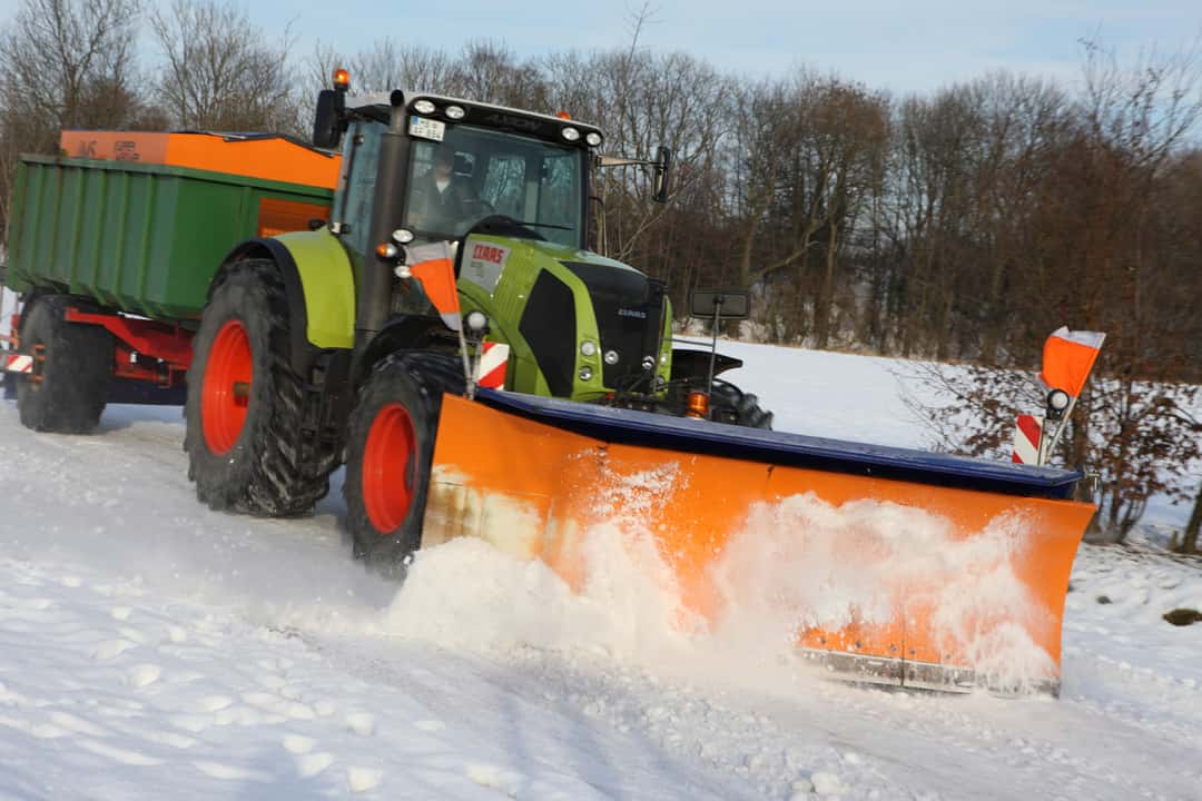Landwirte helfen im Winter: Was ist erlaubt beim Schneeschieben und ...