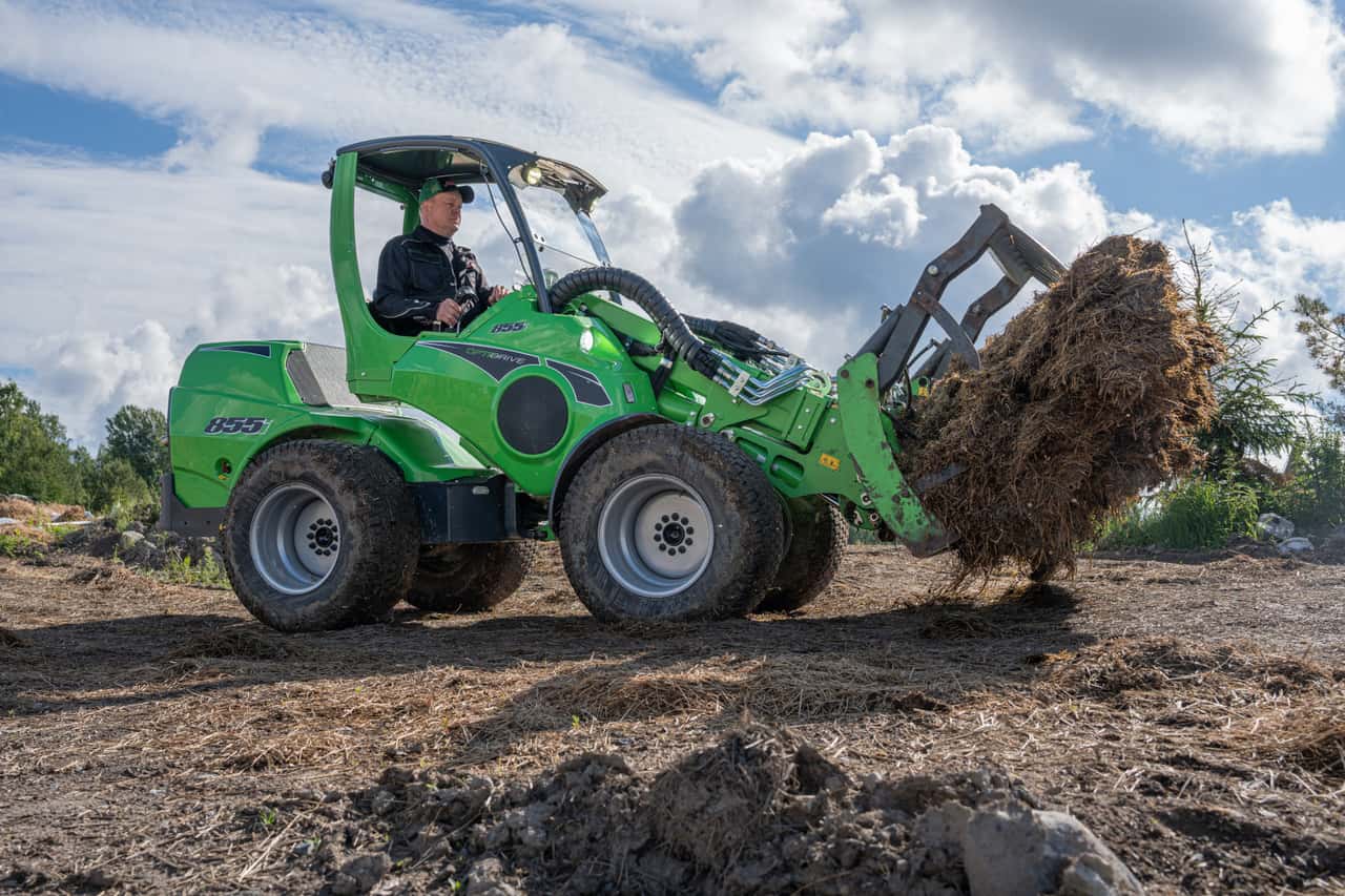 Avant: Zwei neue Ladermodelle komplettieren die stärkste 800er-Serie ...