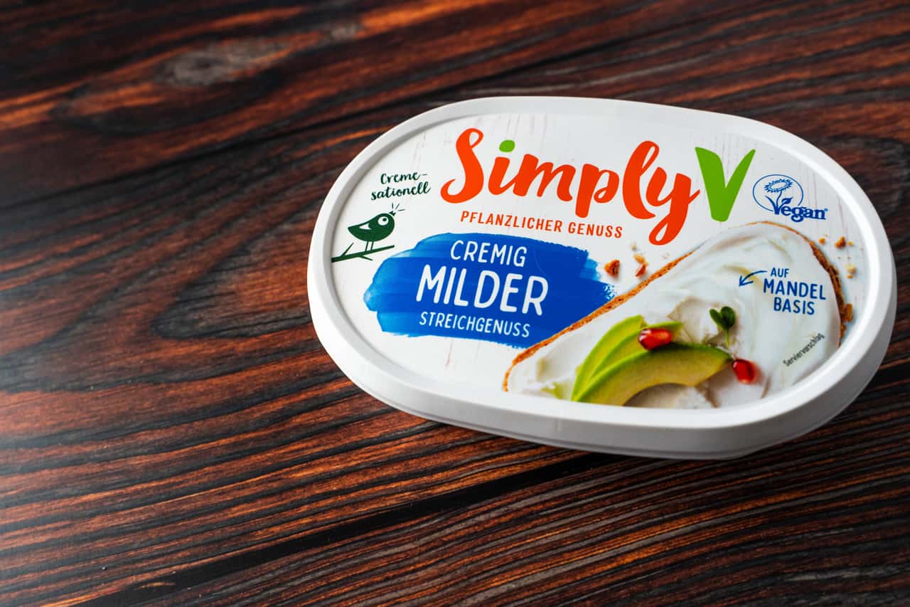 Molkerei Hochland integriert die Marke für veganen Käse "Simply V" in ...