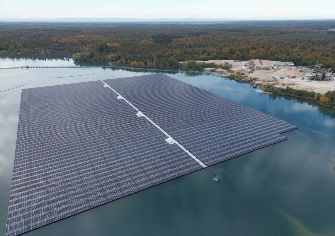 Floating-PV: Deutschlands größter schwimmender Solarpark eingeweiht ...