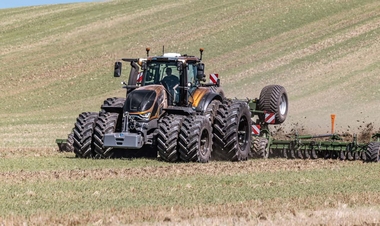 Die 6. Generation der Valtra S-Serie gewinnt Good Design Award | top agrar