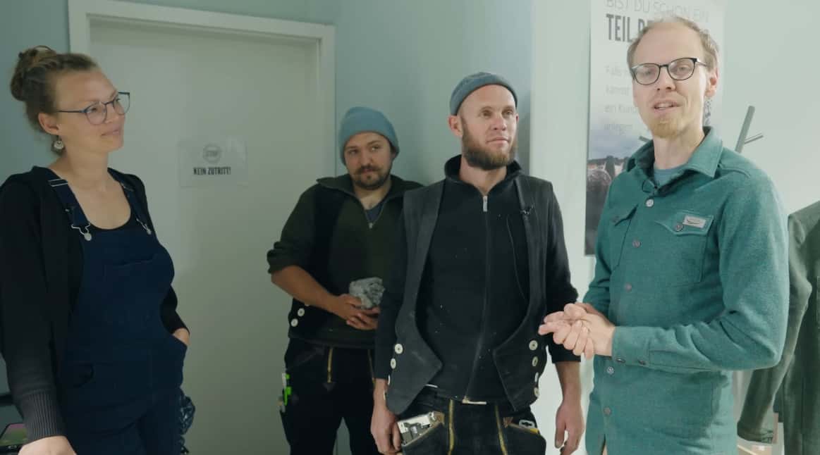 Landwirt Marco Scheel plant Dämmstoff aus Wollverschnitt | top agrar