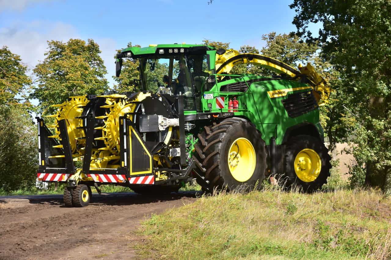 John Deere zeigt neue Optionen für Mähvorsatz von Kemper | top agrar