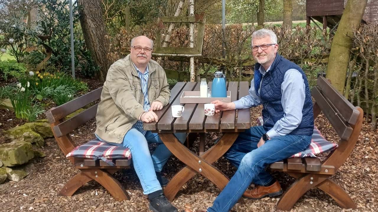 15 Jahre Funkstille: Wie fanden ein Landwirt und sein Freund wieder ...