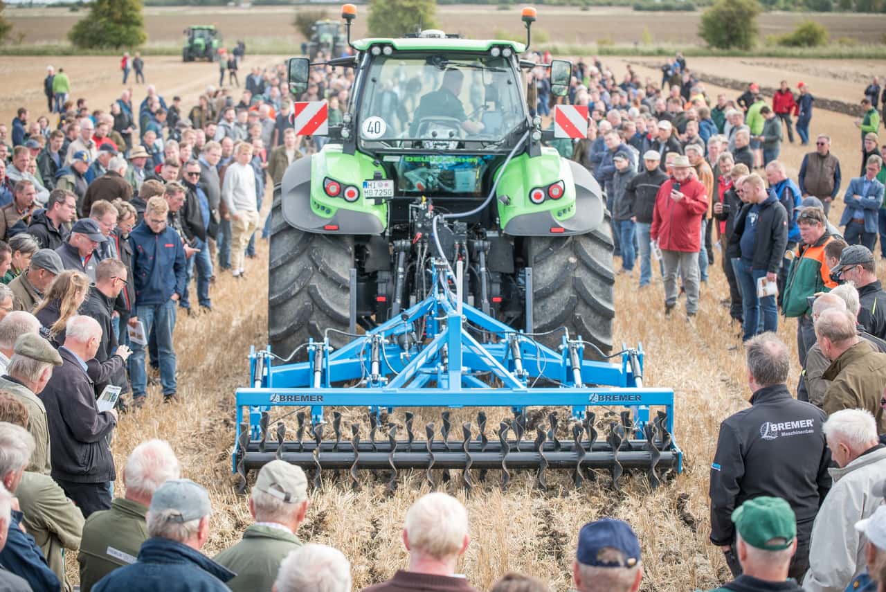 LWK Feldtag Sehnde: Ultraflache Bodenbearbeitung schützt Wasservorräte ...