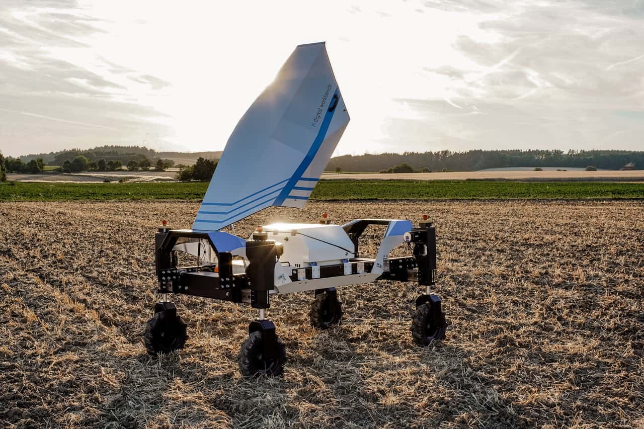 Agrarroboter: Trägerplattform Tipard 350 von digital workbench | top ...