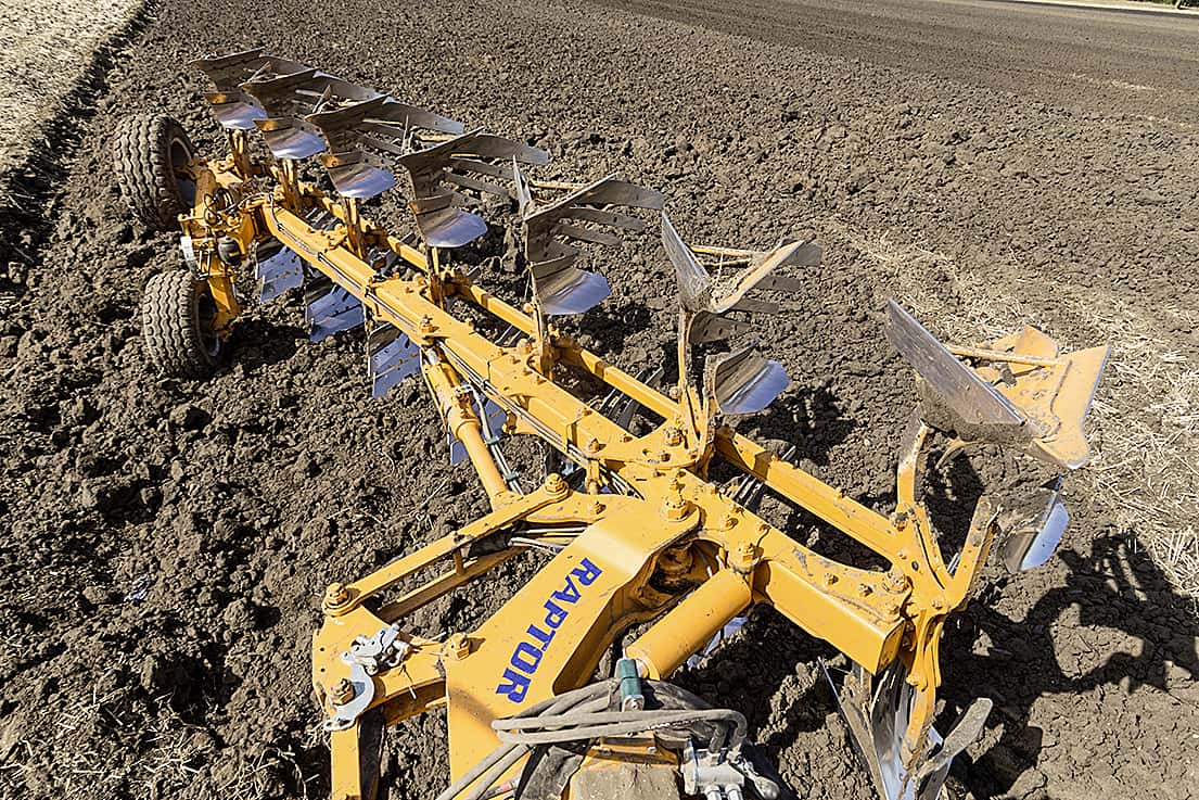 Pflug Moro Aratri Raptor EPT 18A im Praxiseinsatz | top agrar online