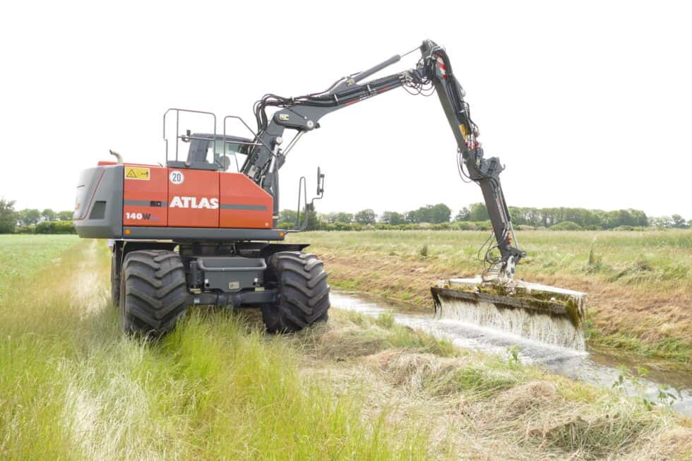 Atlas Bagger 140W mit Breitreifen für Naturschutz und Gewässerpflege ...