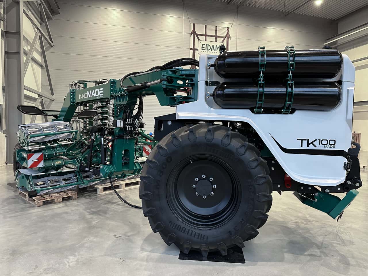 Traktor der Zukunft: Der autonome Feldroboter Eidam innoMADE TK100 kann alles gleichzeitig