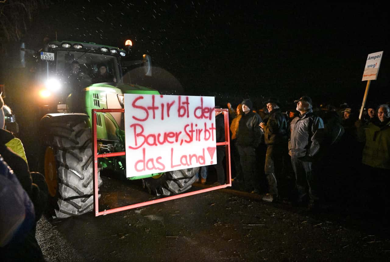 Landwirte wollten Fähre mit Habeck an Bord stürmen – Regierung zeigt ...